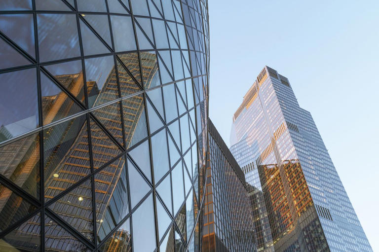 UK dividends payments drop 1.4% with investors raking in £1 billion ...