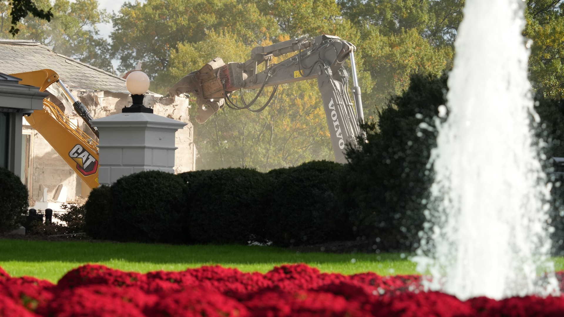 Trump reverses course, to demolish East Wing in White House ballroom build