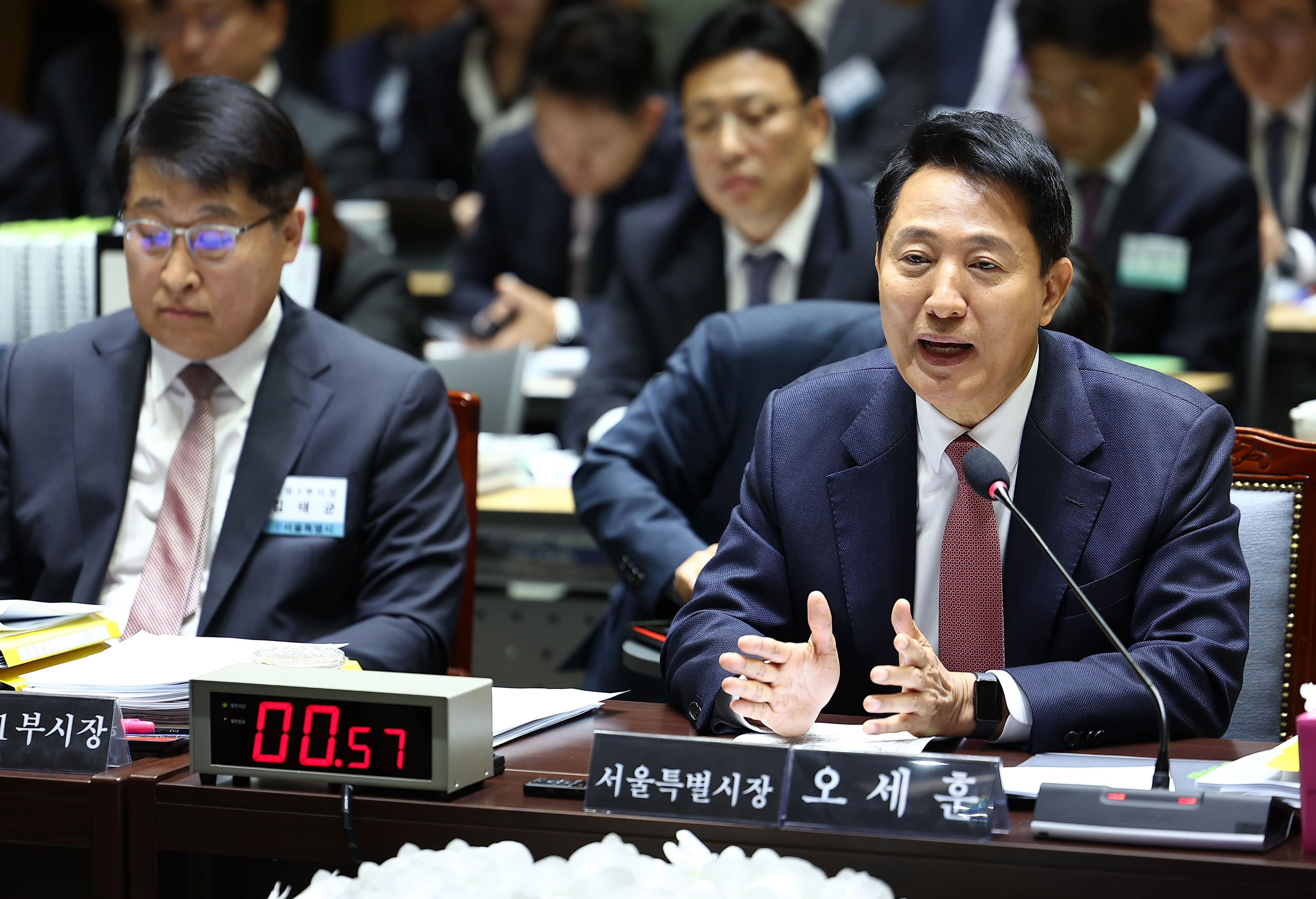 Seoul Mayor Oh Se-hoon Calls Myung Tae-kyun 'Skilled at Lying'