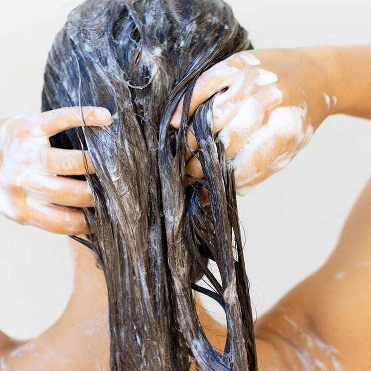 8 Heatless Tricks to Add Volume That Lasts All Day
