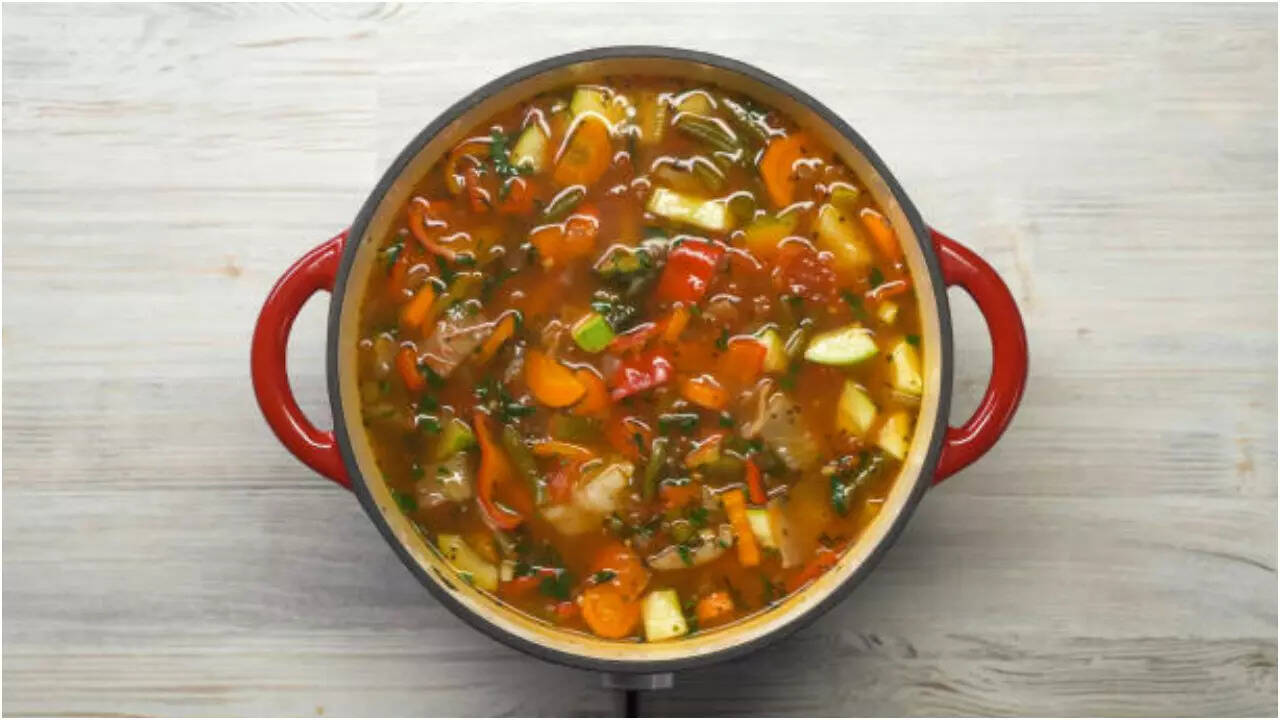7 easy one-pot soups that are perfect dinner replacements for weight loss