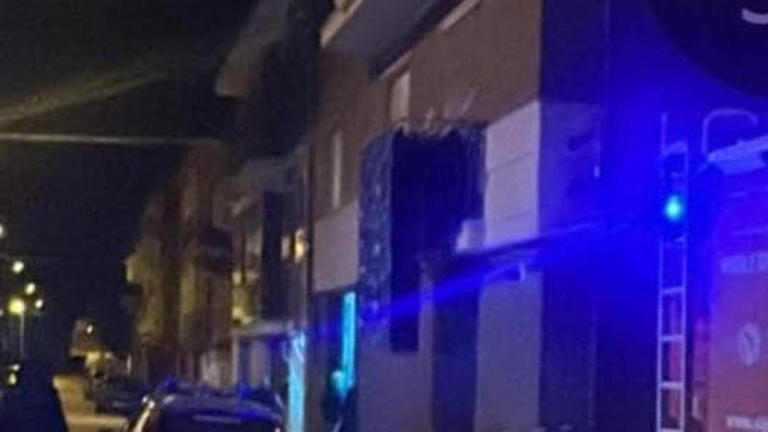 San Severo, bomba esplode nella notte e danneggia il portone di una ...