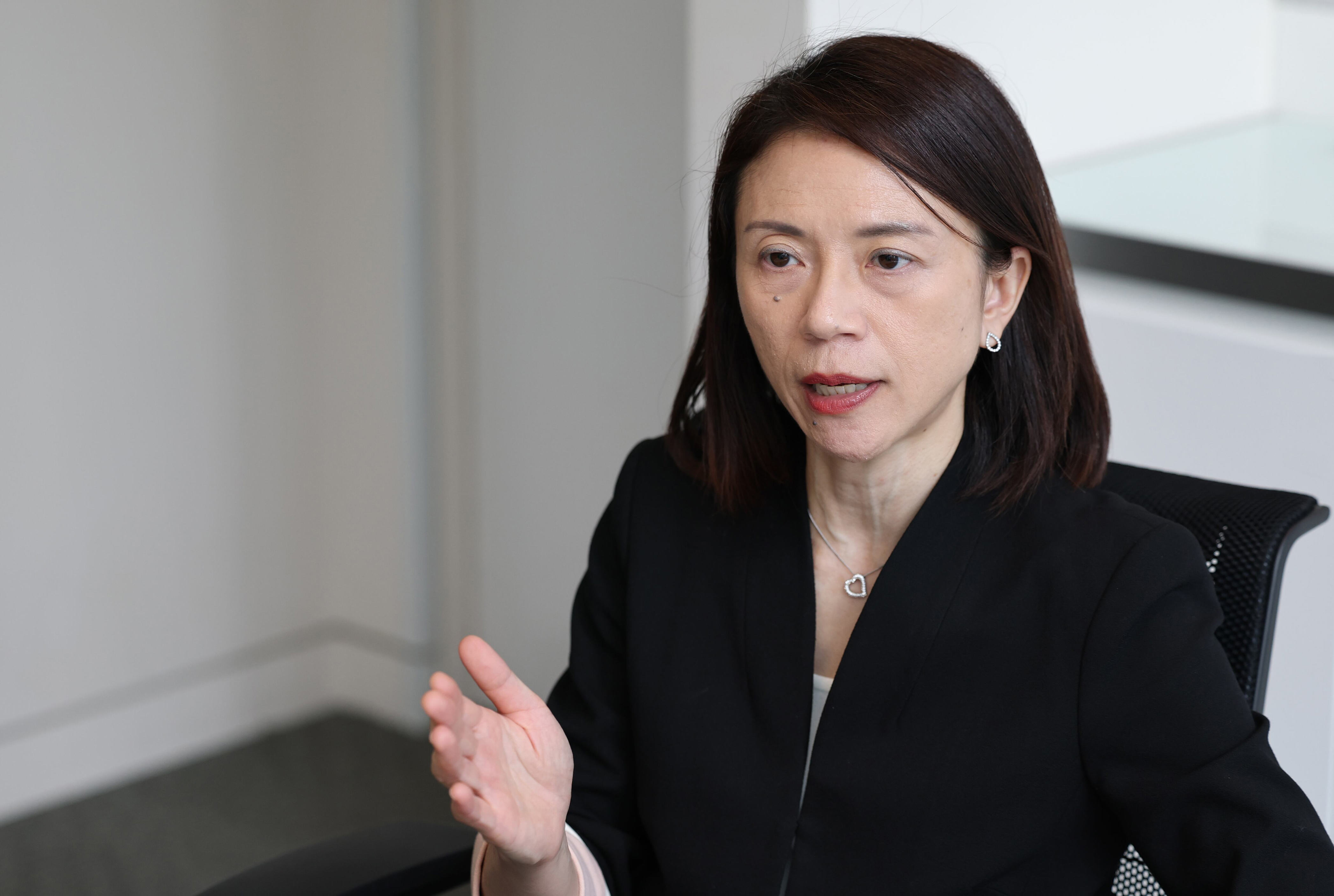 Ultra-Wealthy Balance Stable Returns, Long-Term Growth via Barbell Strategy