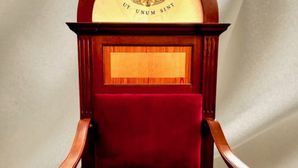 King Charles prays with Pope Leo at the Vatican as Prince Andrew ...