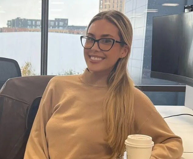 Love Island star Ellie Jackson is back working in accounting - and she ...
