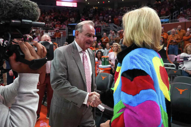 Texas vs LSU basketball: Live updates, how to watch top-25 SEC showdown