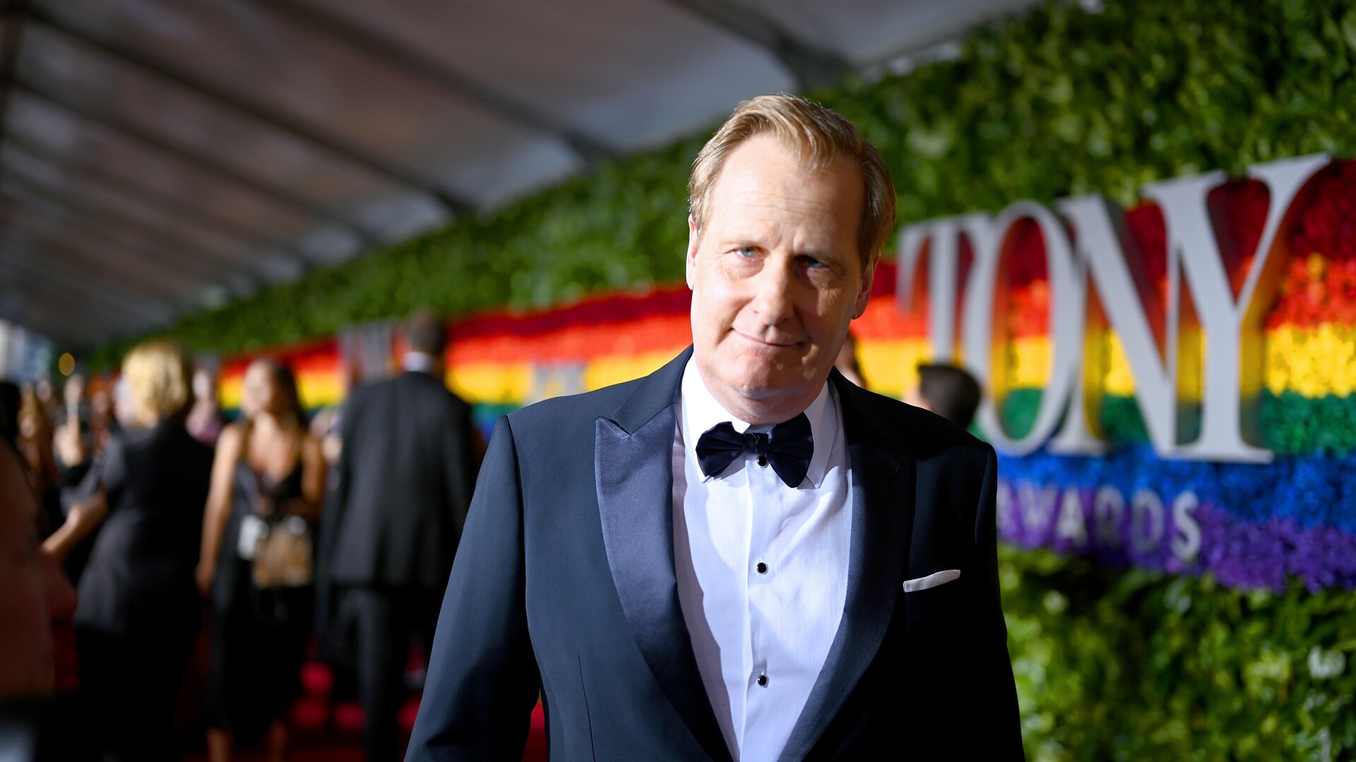 ‘Fans come for art, not politics’: Jeff Daniels accused of ‘alienating ...
