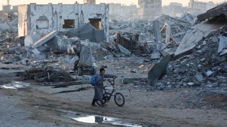 Israel's top court postpones petition demanding media access to Gaza