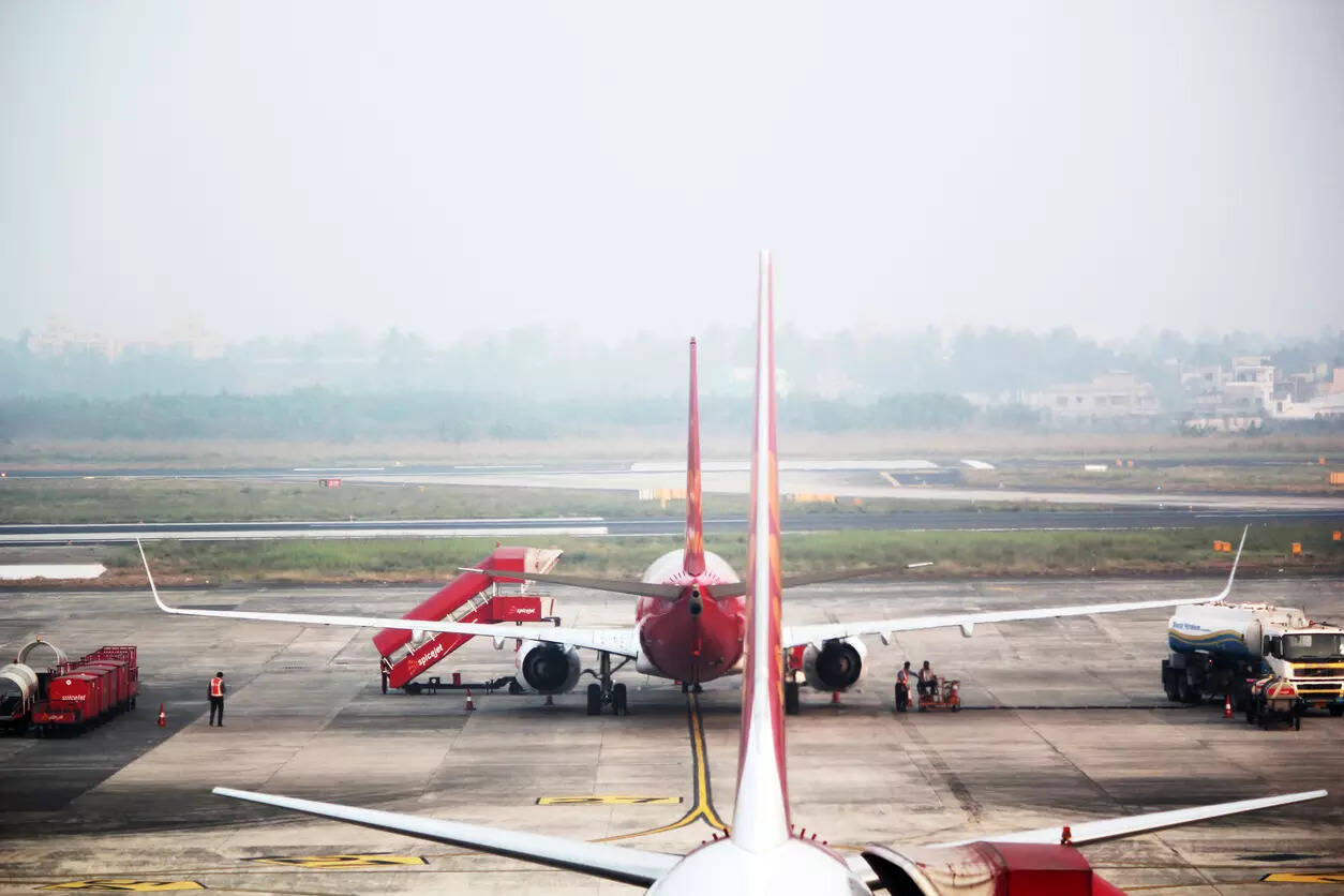 Patna-bound SpiceJet flight SG 497 returns to Delhi; technical issue ...