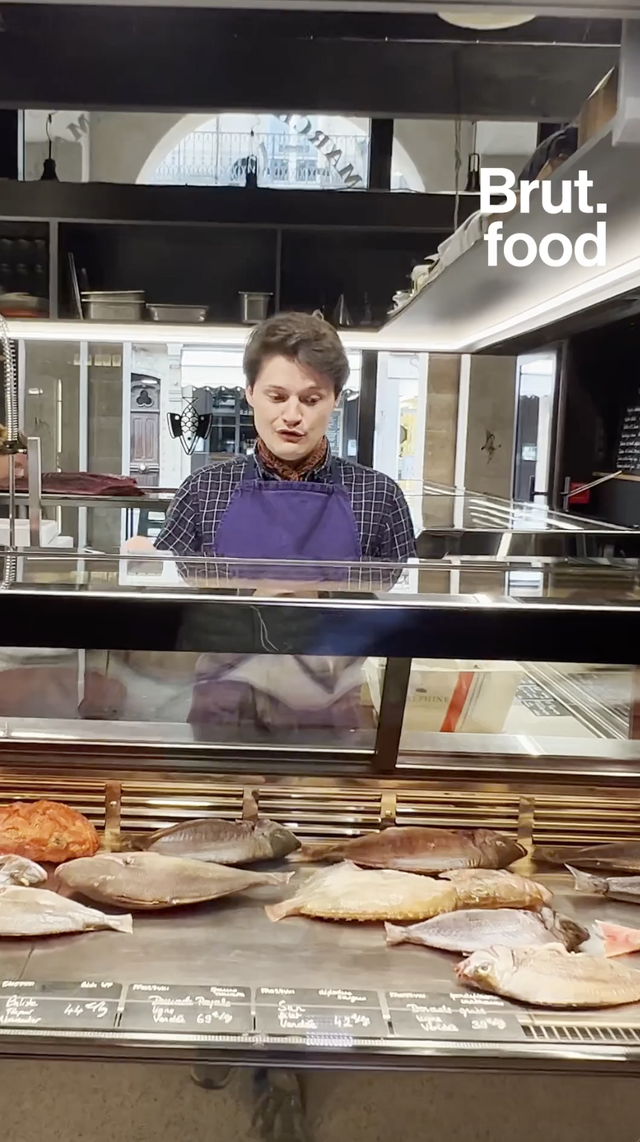 Cette poissonnerie conserve le poisson… sans glace