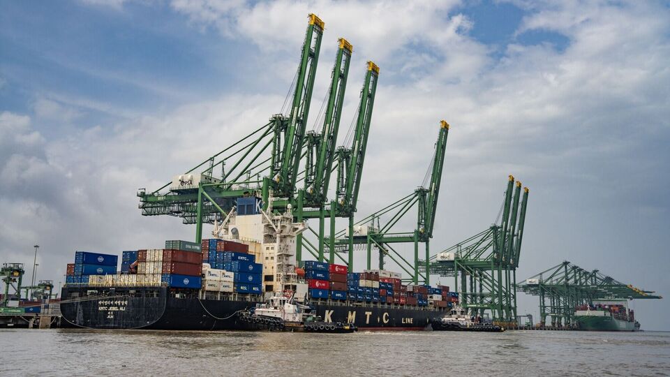 Indian refiners review Russian oil deals after Trump sanctions Rosneft ...