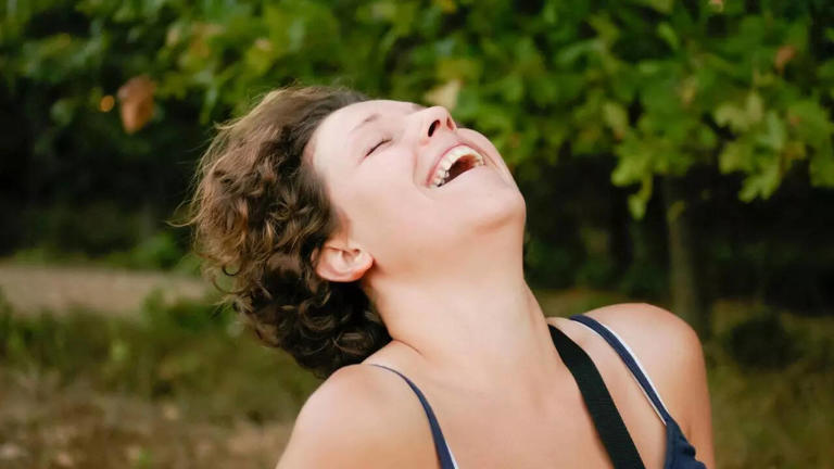 Why you laugh when you feel uncomfortable and what your brain is really ...