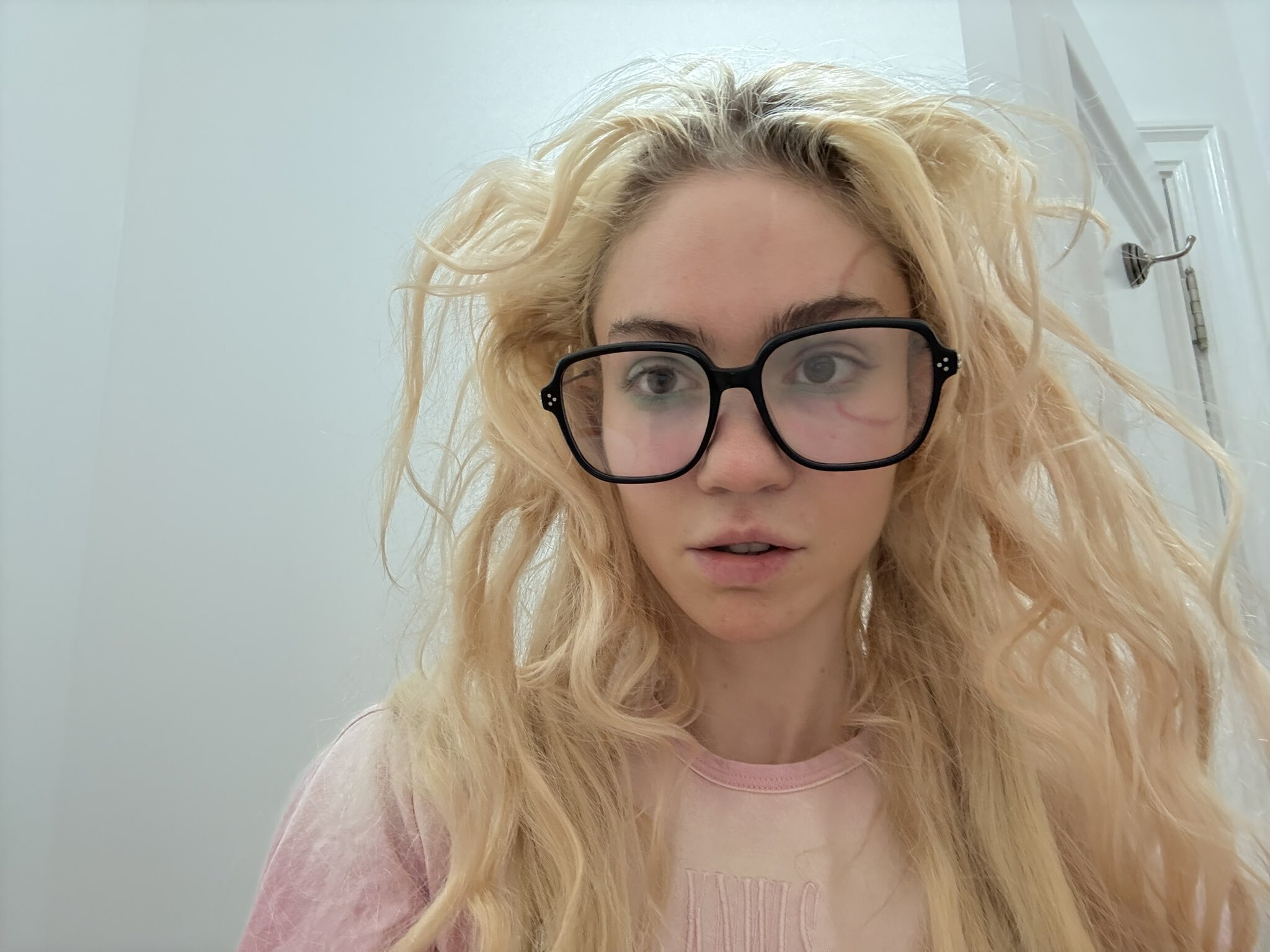 Grimes debuts 'innovative' face tattoo