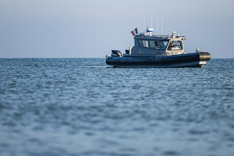 France ‘may not intervene to reverse small boats in the Channel’ in ...