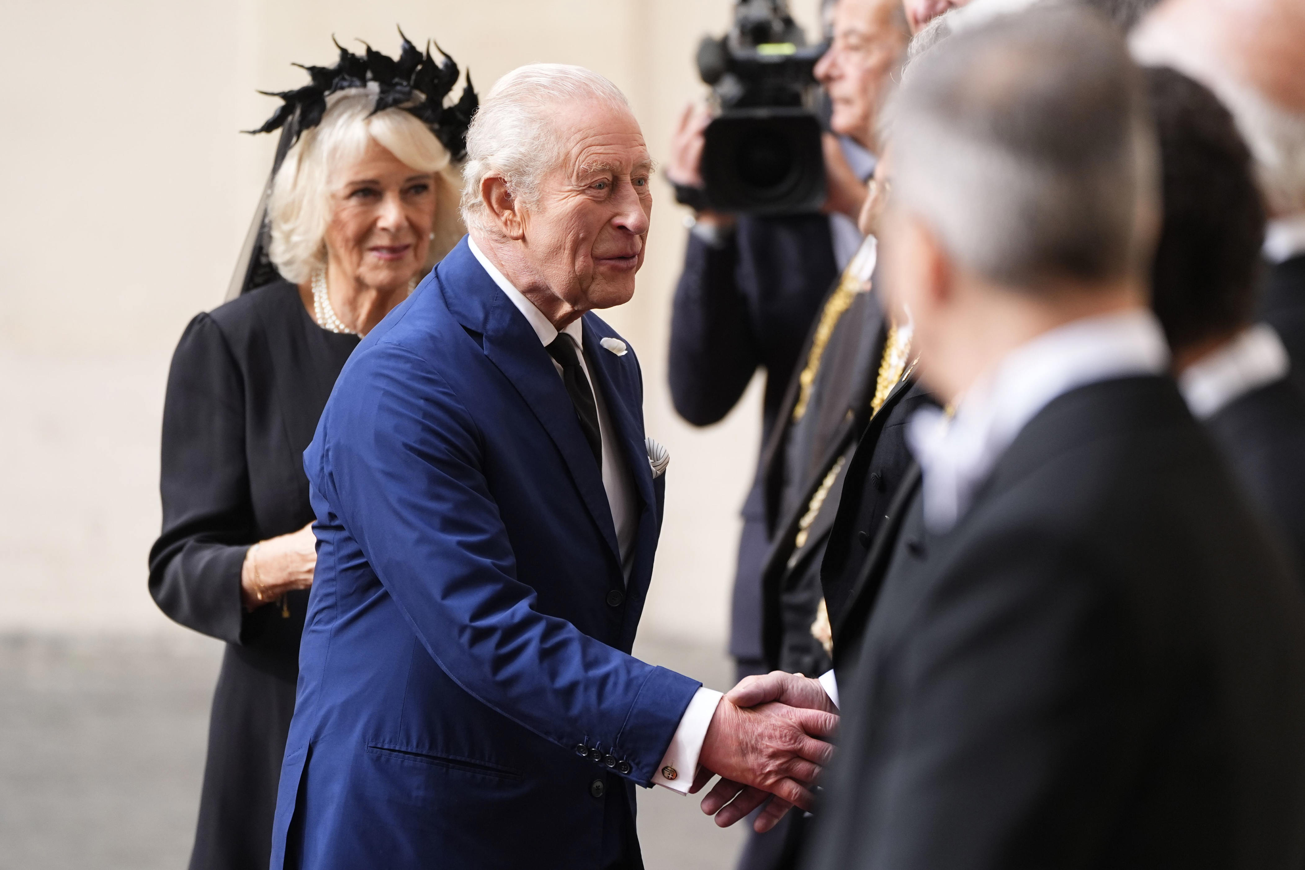 King Charles and Queen Camilla arrive at Vatican ahead of historic ...