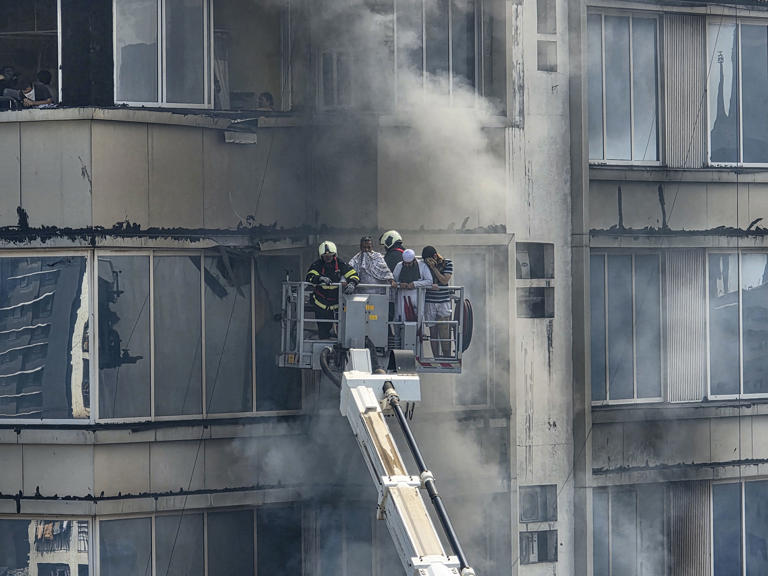 Fire at multi-storey commercial building in Mumbai; 17 suffer from ...