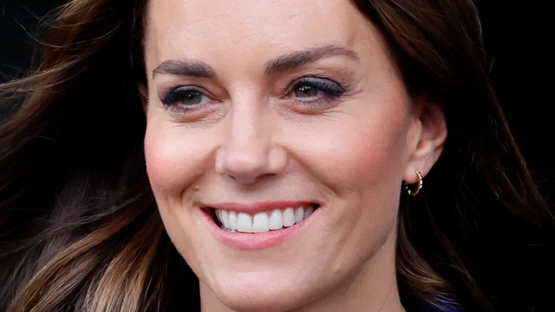 Kate Middleton Turns Heads In Princess Diana-Inspired Style