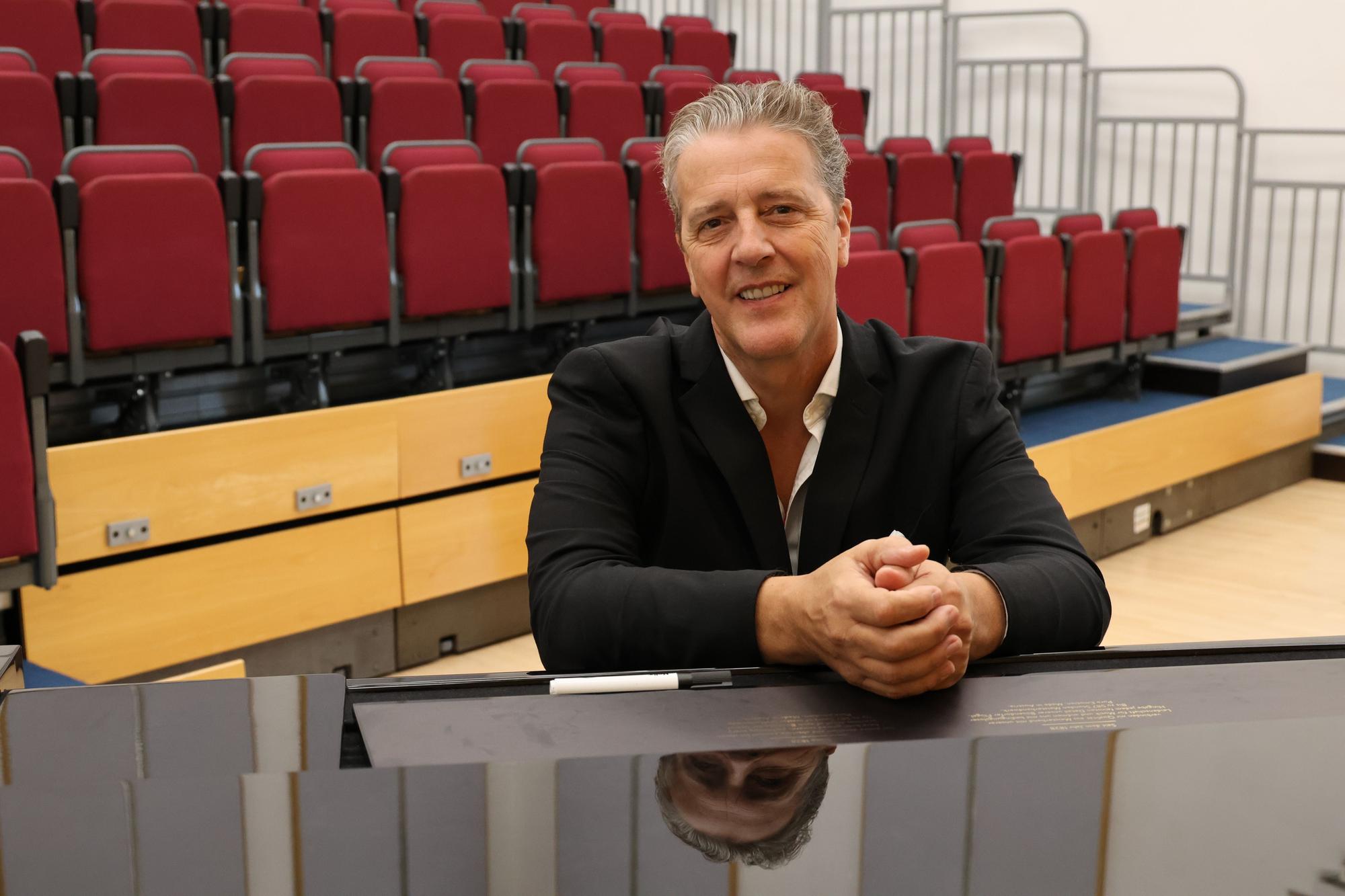 Pupils experience improvisation masterclass with professional pianist ...