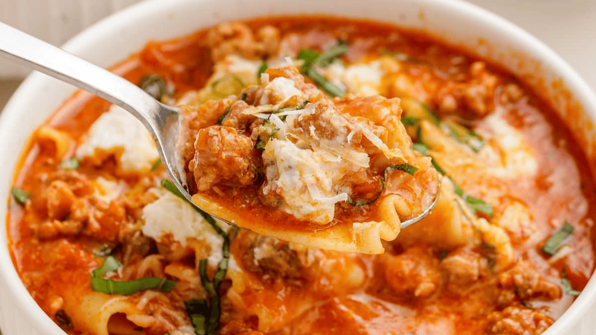 This Lasagna Soup Has All the Comfort Without the Layers