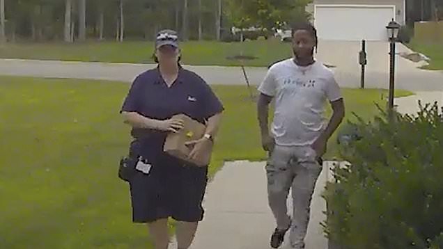 Man grabs parcel from unsuspecting FedEx driver