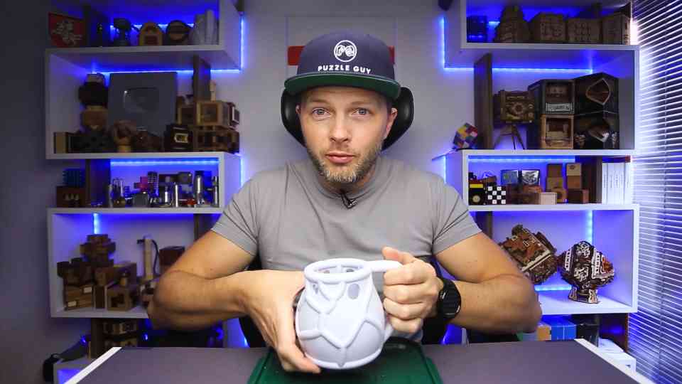 How The Oskar's Mug Puzzle Works?
