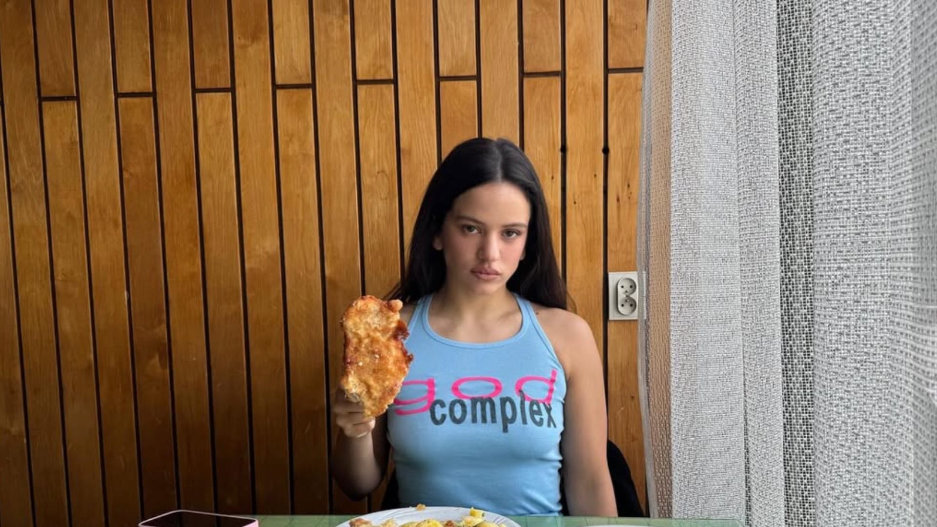 "Hän meni liian pitkälle": tämän kansainvälisen tähden albumin ...