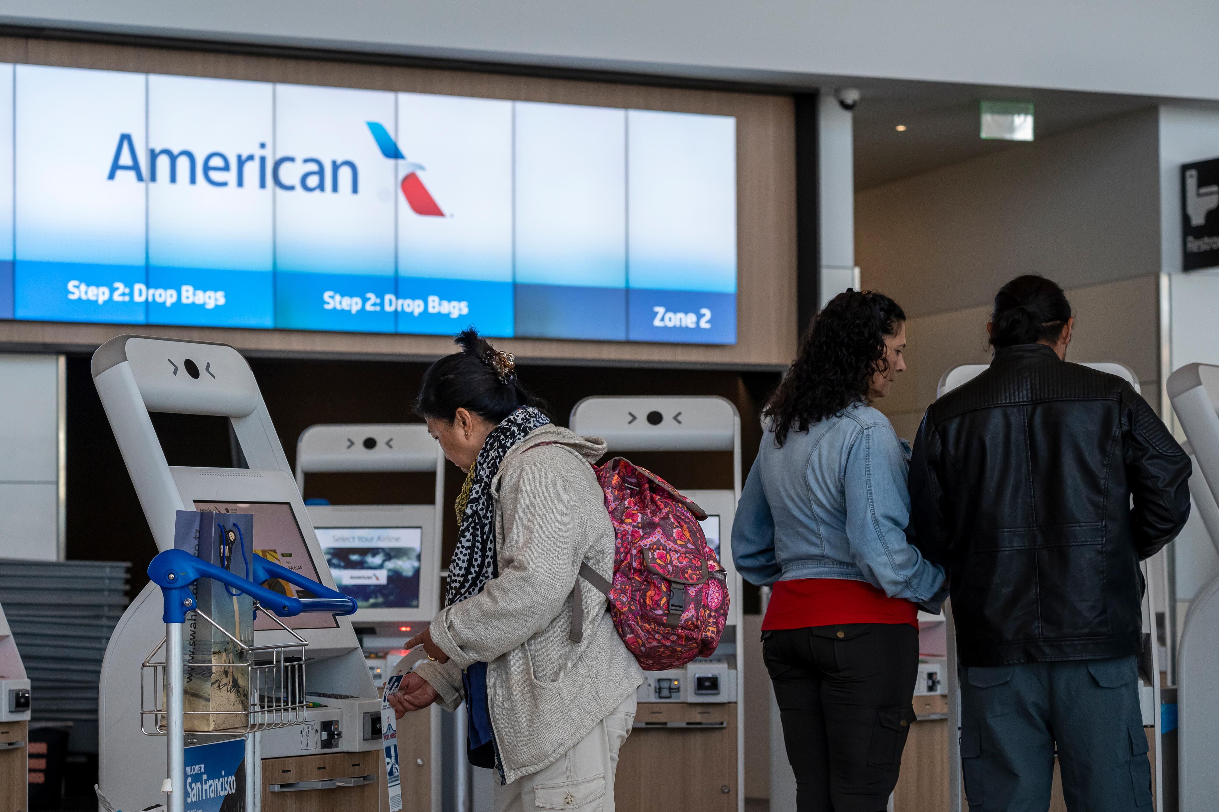 American Air Sees Profit This Year as Quarterly Loss Narrows