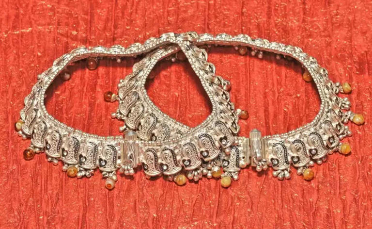 Revive Your Silver Jewelry: Easy Home Remedies for Shiny Anklets and ...