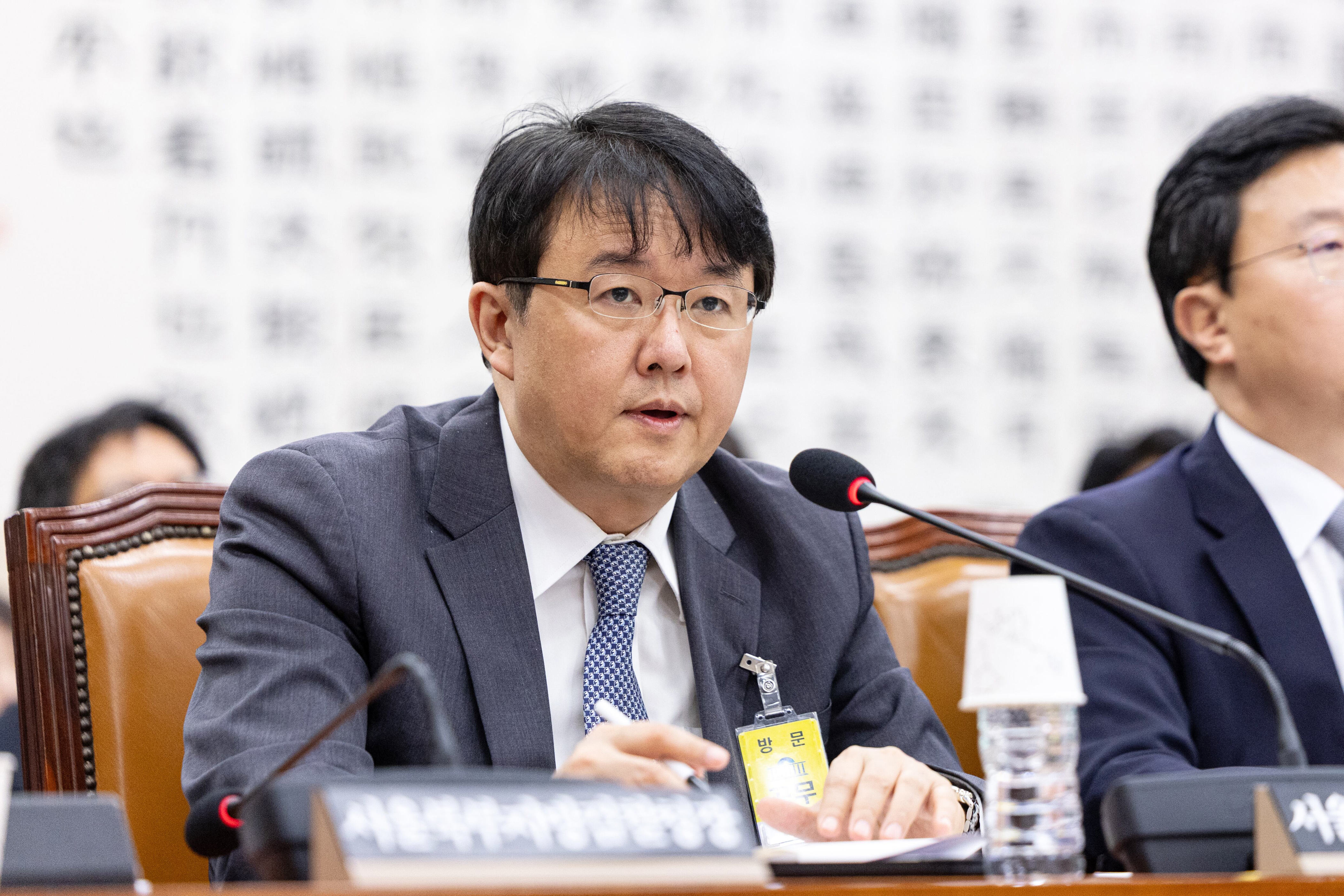 Seoul Southern Prosecutors’ Chief Defends Arrest Warrant for Lee Jin-sook