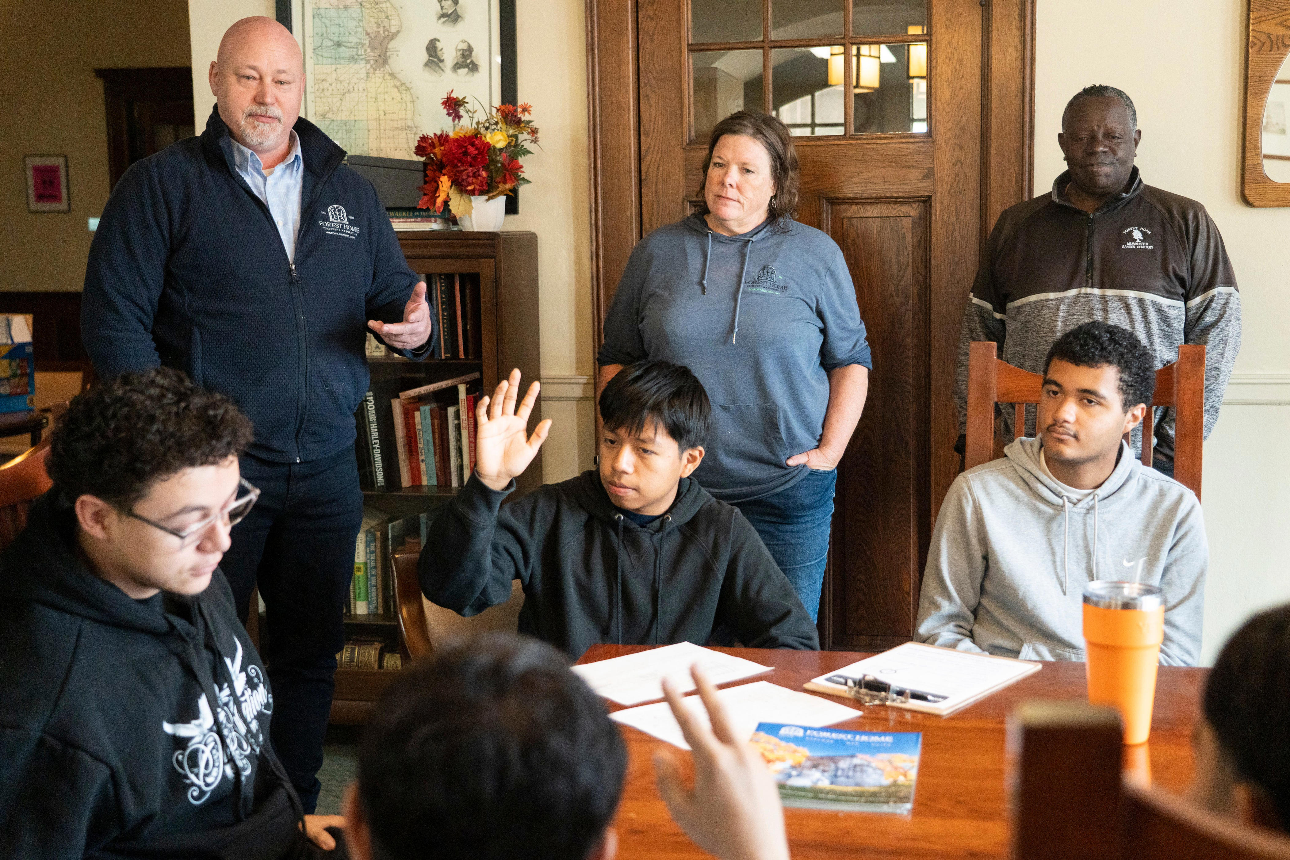 Uncovering Milwaukee history through service: Students clean ...