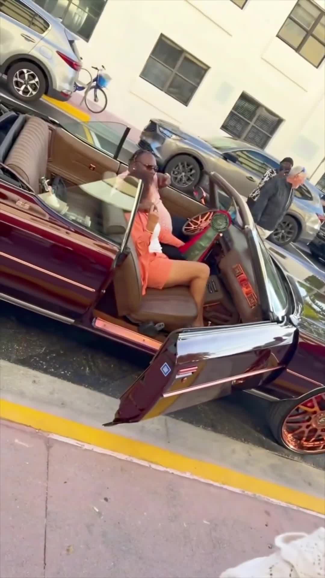 They Lovin 73Fly’s Chevy Vert on 26’s On South Beach