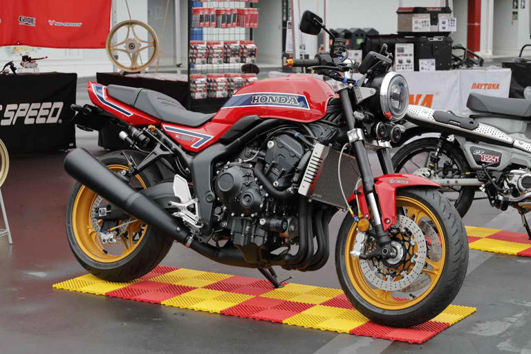 【大注目の1台！】アクティブがホンダ「CB1000F」を速攻カスタマイズ！ その詳細を徹底紹介！