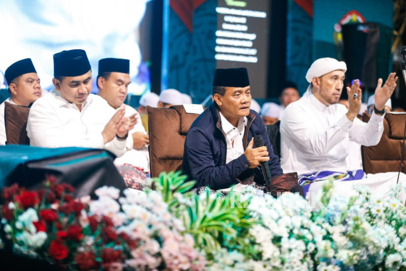 Peringati Hari Santri, Gubernur Ahmad Luthfi Luncurkan Beasiswa Santri ...