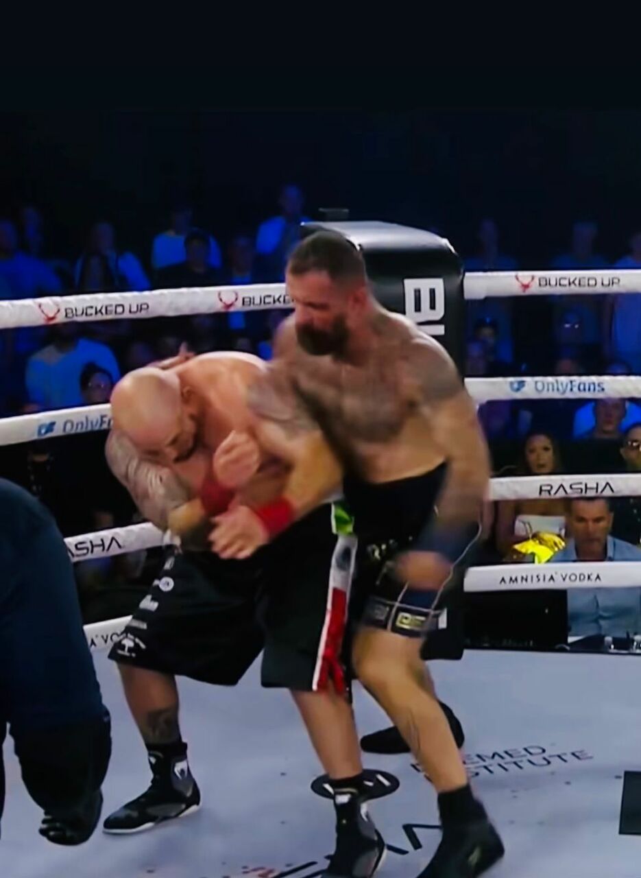 Alessio Sakara torna e sale sul ring a mani nude, sabato l'evento a Roma