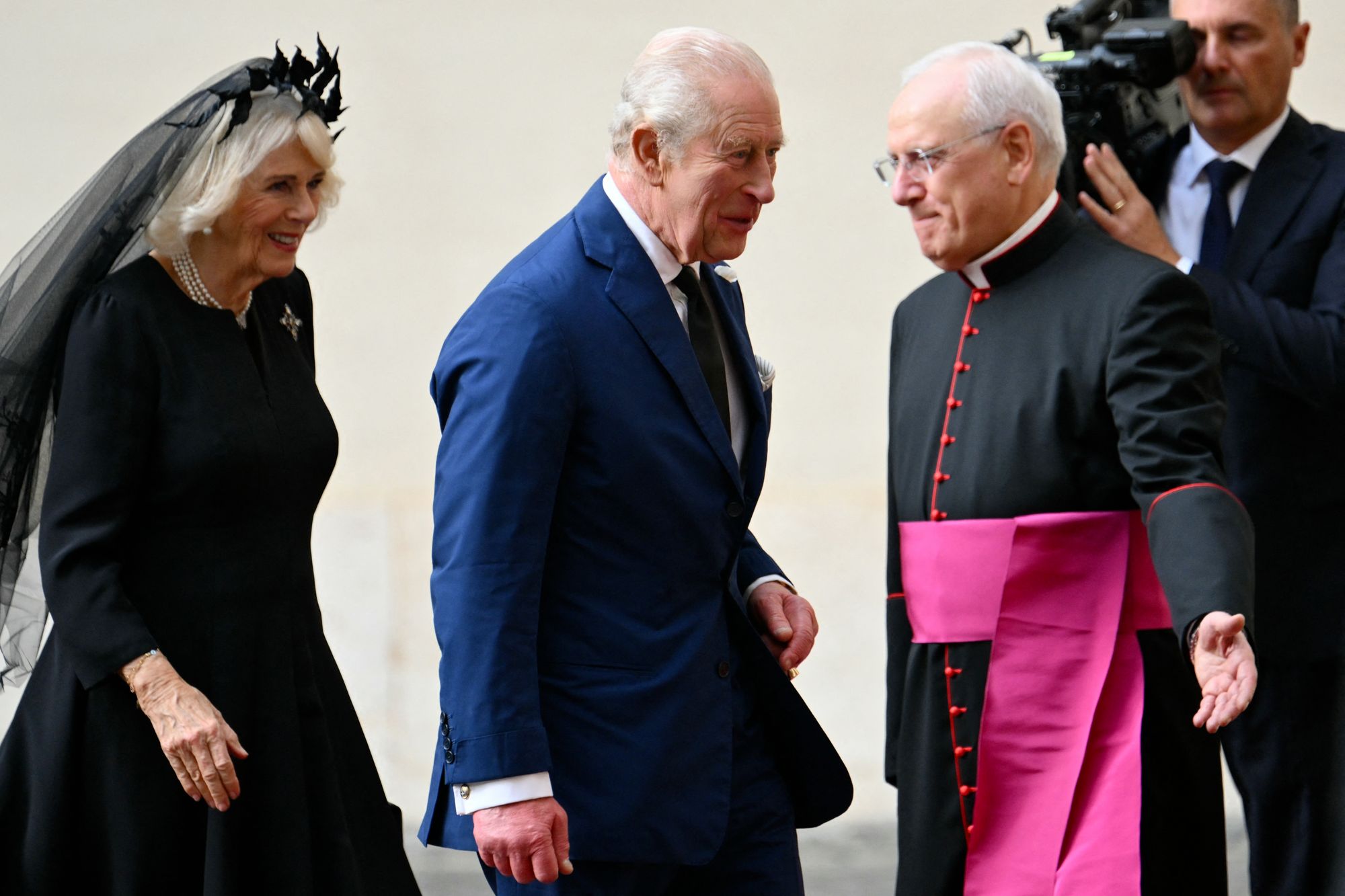 King Charles and Queen Camilla meet Pope Leo at Vatican as they begin ...