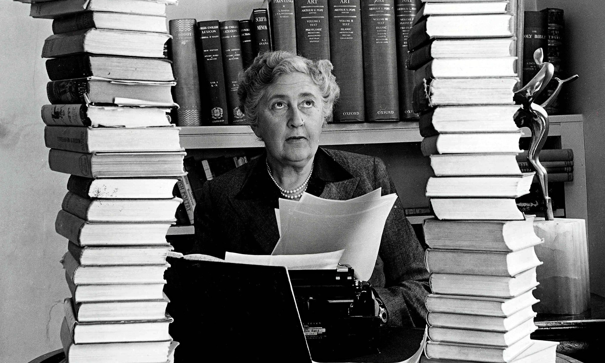 24 Famous Writers Who Used Bizarre Writing Rituals