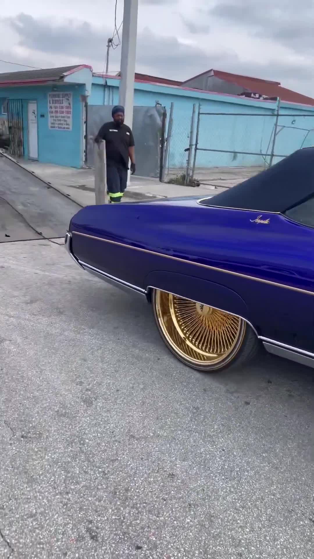 71 Chevy vert on gold 24’s Daytons