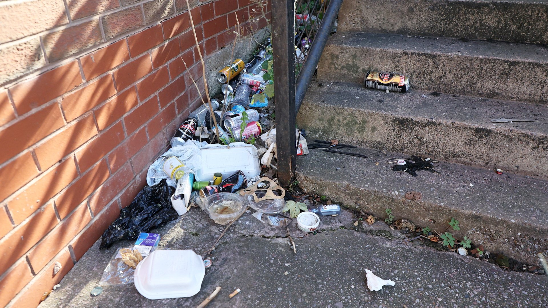 Harry Styles' hometown dubbed "Deaditch" - even Wetherspoon has shut down