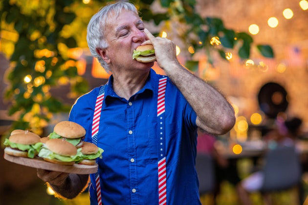 6 American Menu-Ordering Mistakes That Make You Look Like A Tourist