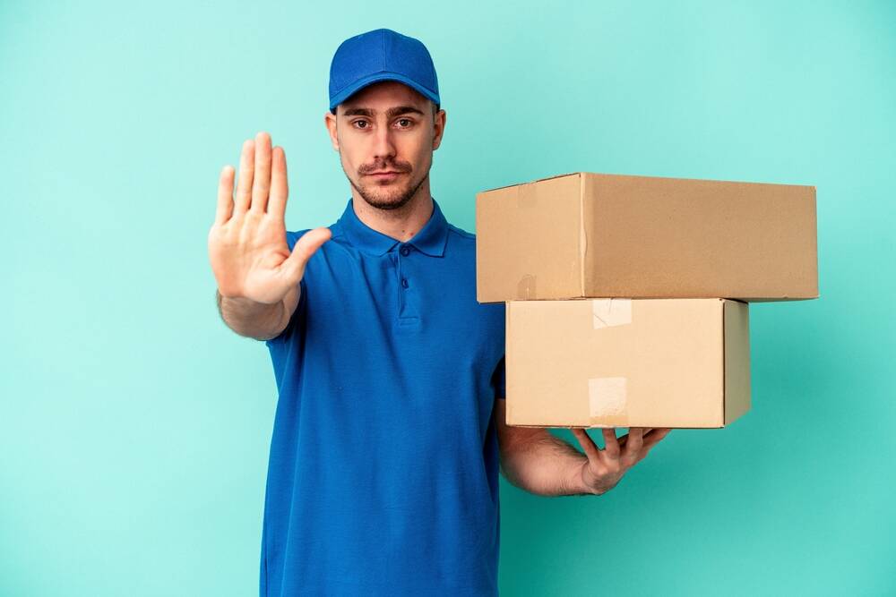 Amazon's AI specs aim to stop delivery drivers getting lost between van ...