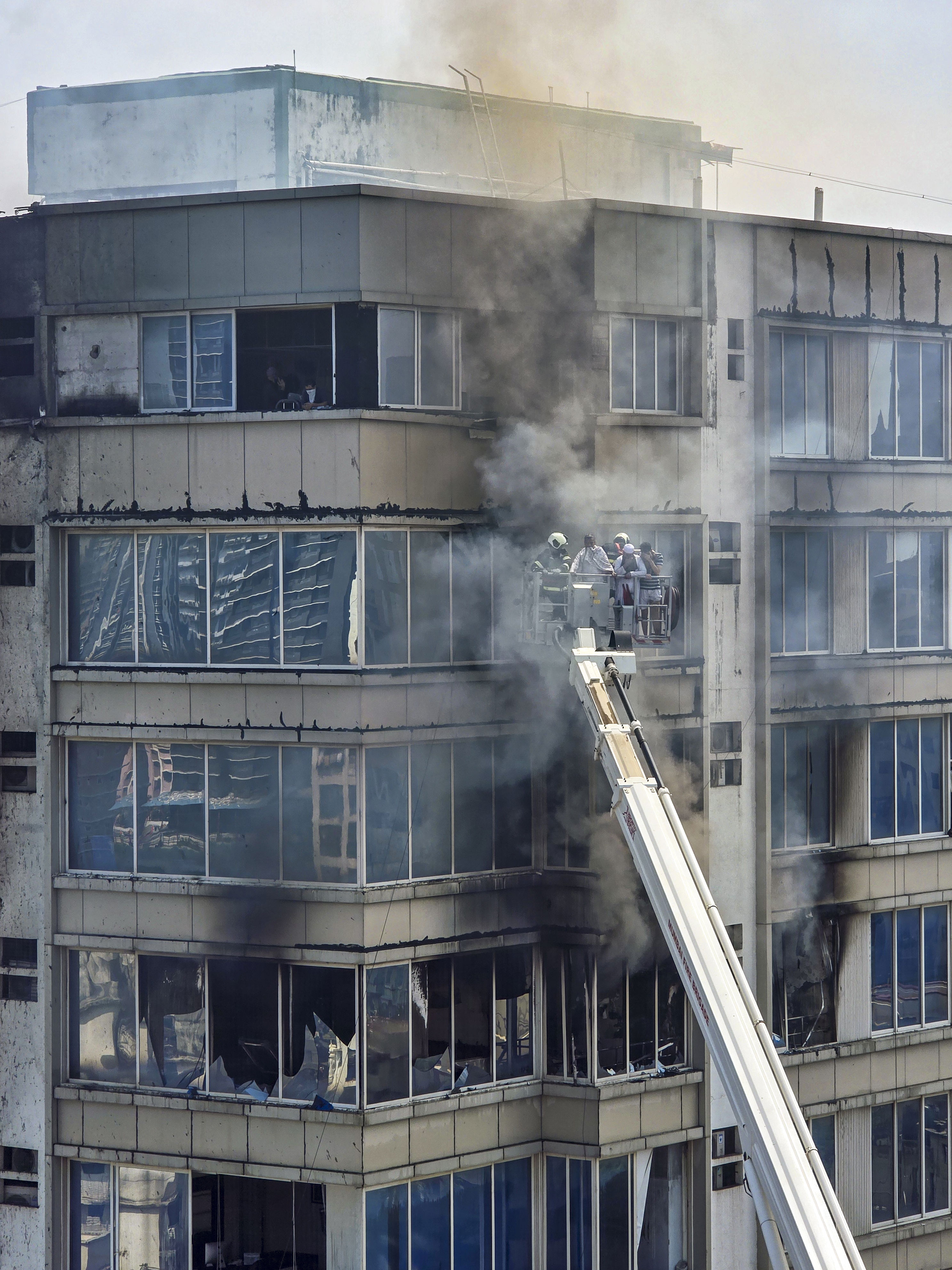 Fire at multi-storey commercial building in Mumbai; 17 suffer from ...