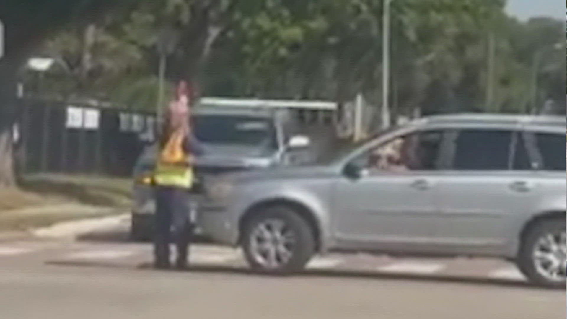 Viral video shows aggressive driver confronting Elementary School ...