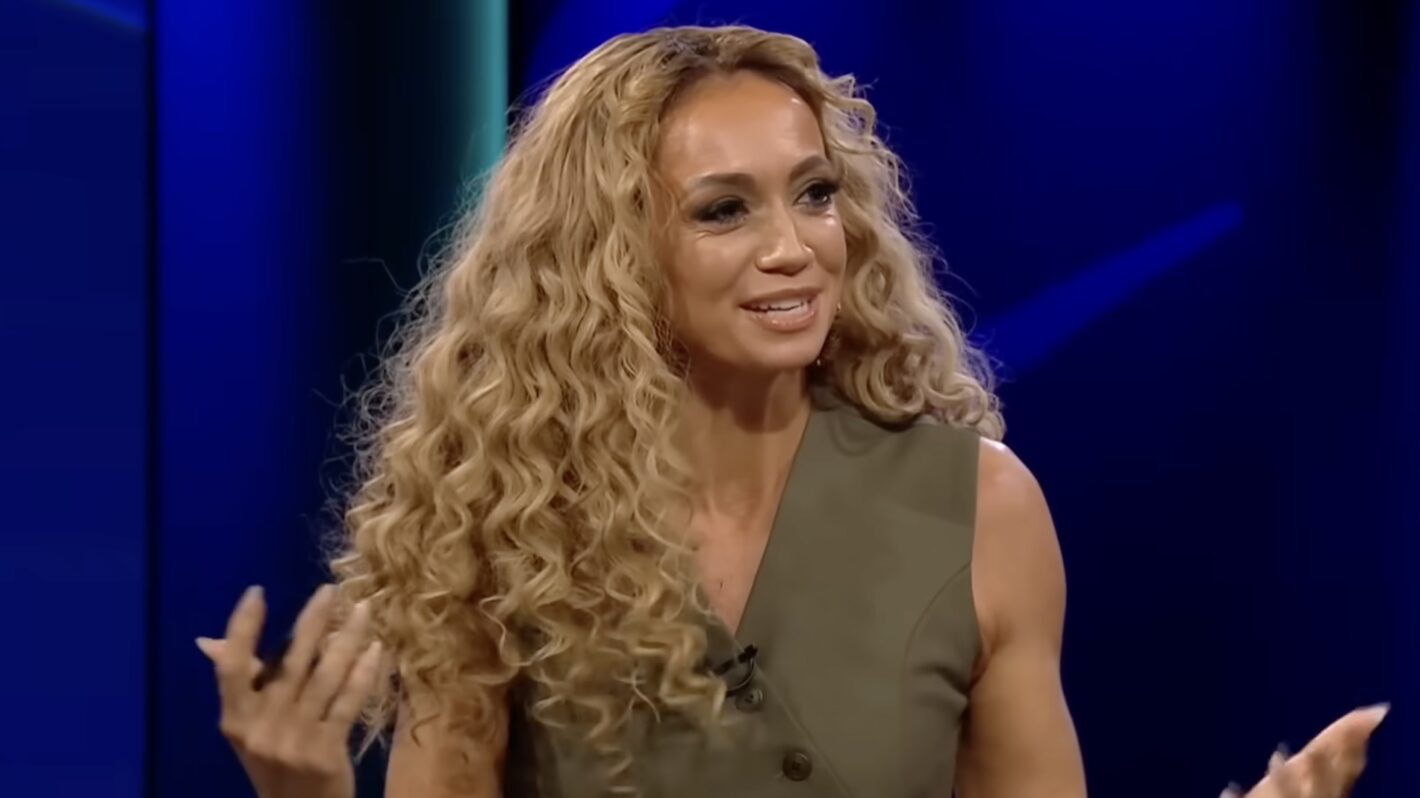 CBS Host Kate Scott Has ‘Hilarious’ Wardrobe Malfunction on Live TV