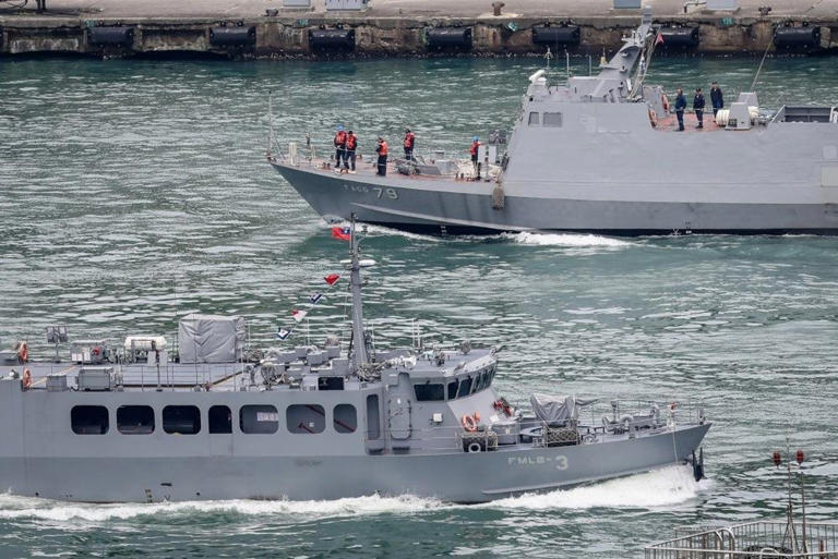Washington’s hard line in South China Sea tests allies, raises risks
