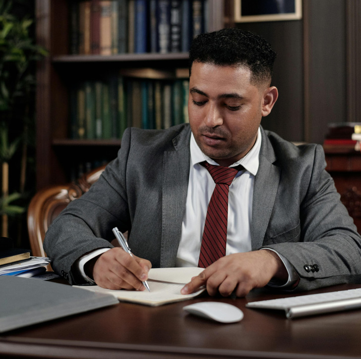 I Refuse to Help My Homeless Mom After She Spent All Her Retirement ...