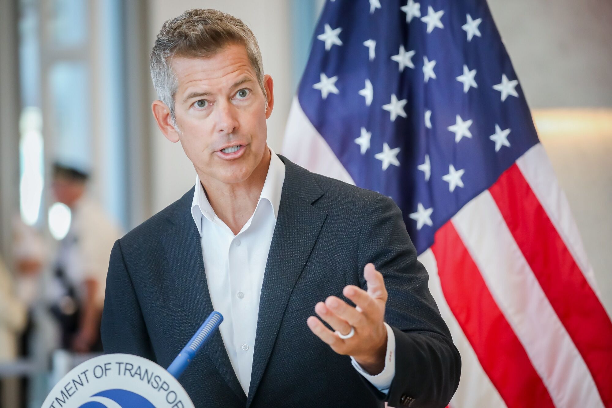 Trump Team Warns of More Flight Delays If US Shutdown Continues