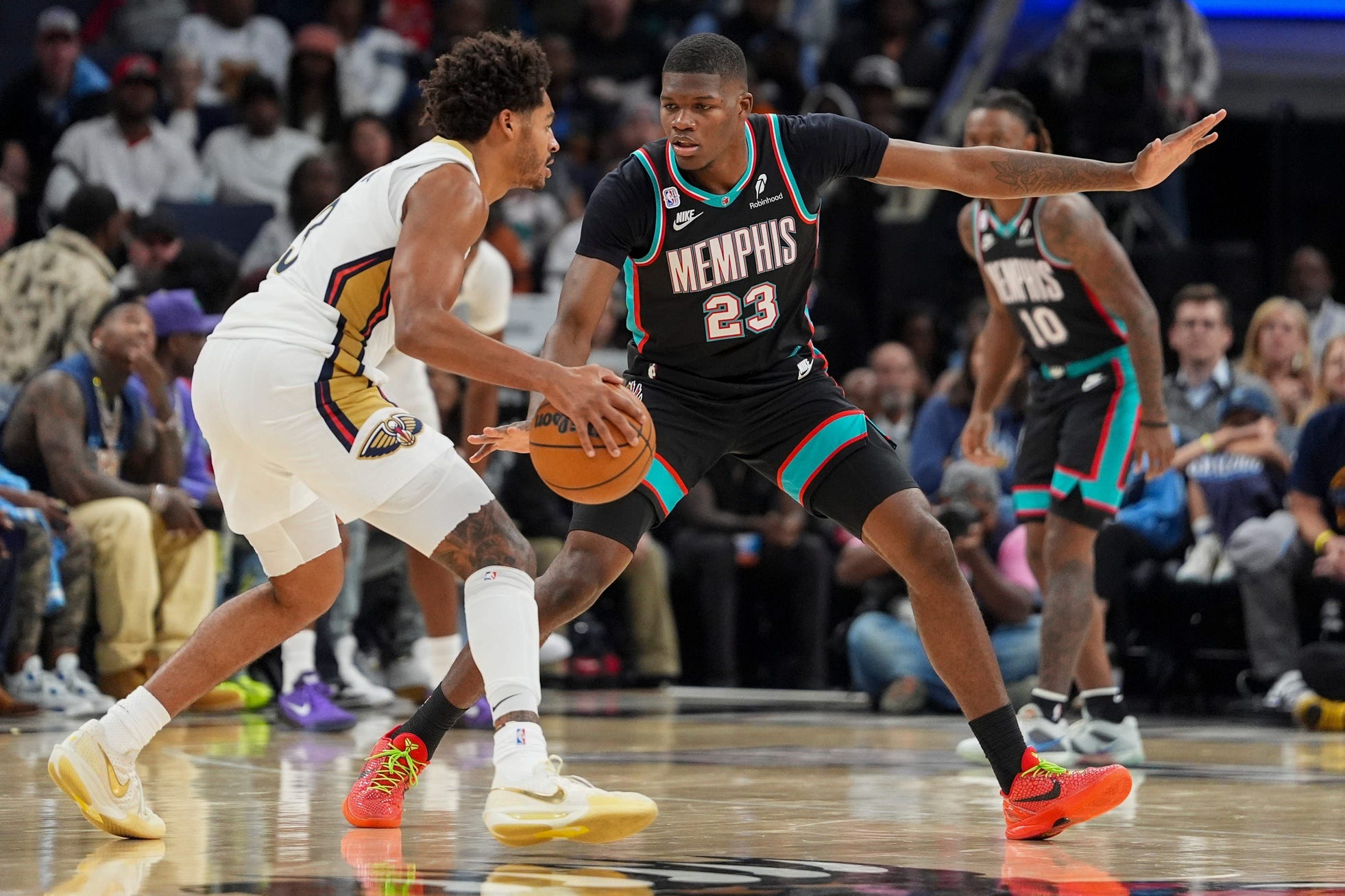 Geoff Calkins: Grizzlies celebrate 25th year with massive home opener win on 92.9 FM ESPN