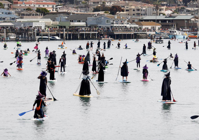 Witches and warlocks to hold 13th annual paddle in Morro Bay. Here's ...