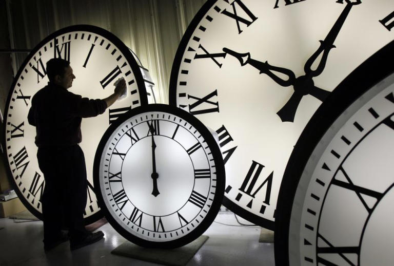 When do our clocks change, and why is daylight saving time ending so ...