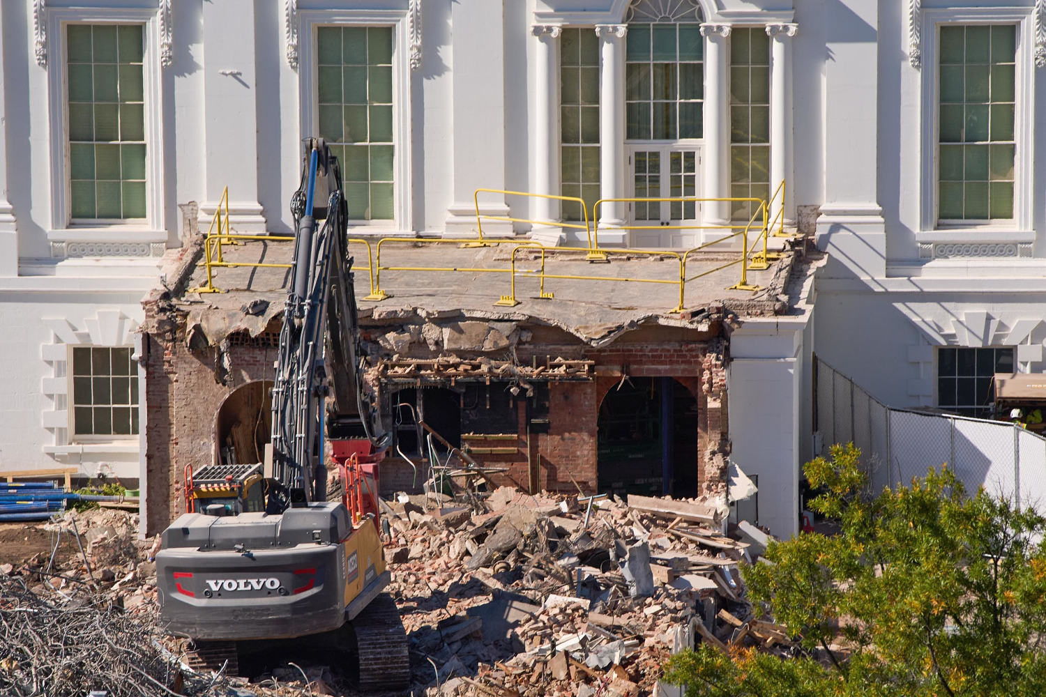 White House details plans for Trump's new ballroom